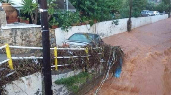 ΘΡΙΛΕΡ ΣΤΗ ΘΕΣΣΑΛΟΝΙΚΗ: ΑΥΤΗ ΕΙΝΑΙ Η ΓΥΝΑΙΚΑ ΠΟΥ ΑΓΝΟΕΙΤΑΙ ΣΤΗ ΝΕΑ ...