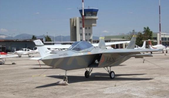 ΕΠΙΣΚΕΨΗ ΚΑΜΜΕΝΟΥ ΓΙΑ ΤΟ ΑΕΡΟΠΛΑΝΟ ΠΟΥ ΚΑΤΑΣΚΕΥΑΣΤΗΚΕ ΣΤΗ ΦΛΩΡΙΝΑ ...